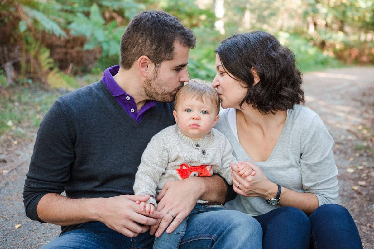 Séance photo famille avec bébé en extérieur